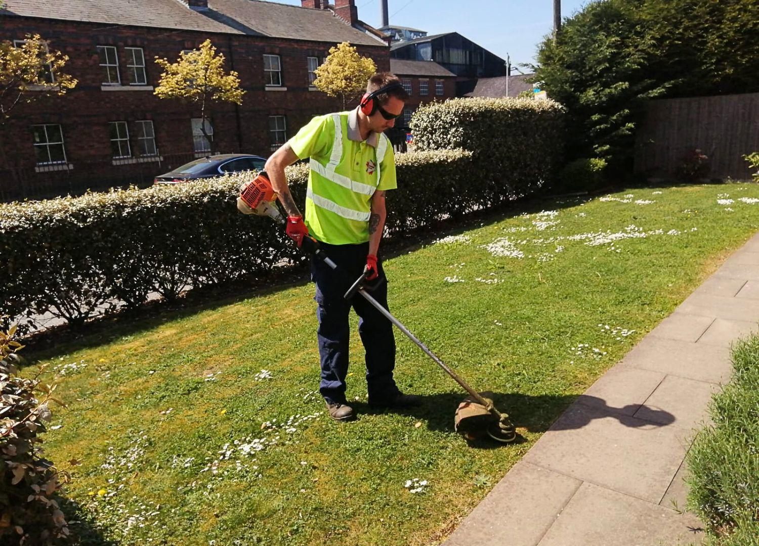 Grounds maintenance schedule - Midland Heart